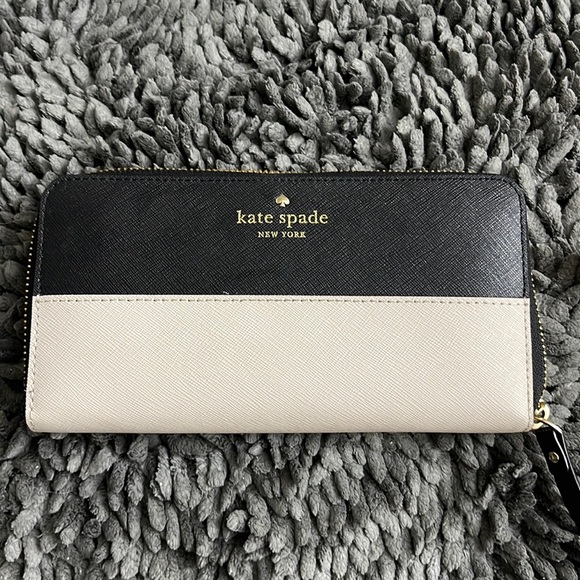 kate spade | Bags | Authentic Kate Spade Zipper Wallet | Poshmark